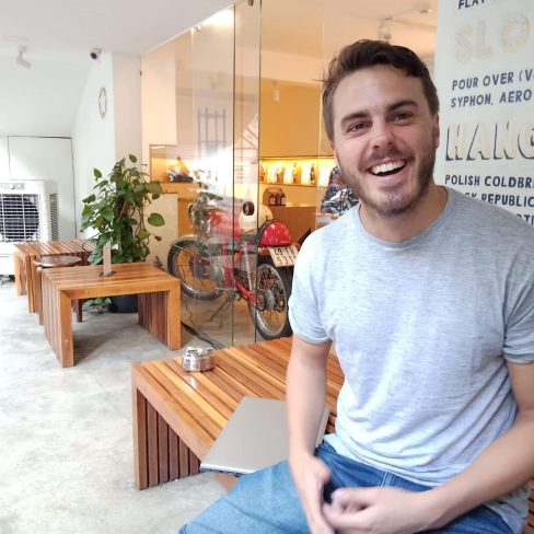 9 signs someone grew up poor but is now wealthy, even if they never ...