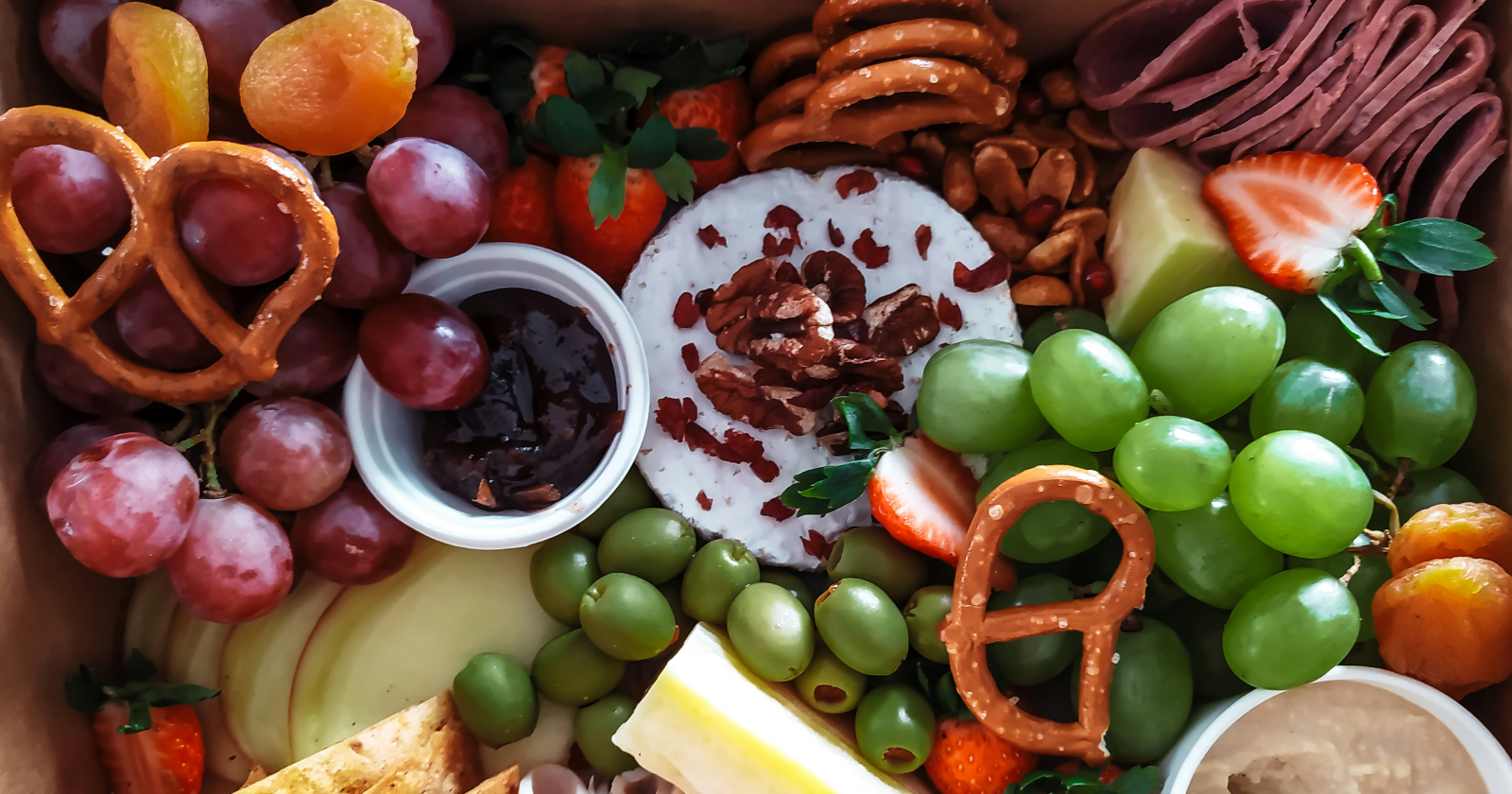 7 vegan snacks nutritionists always keep in their bags