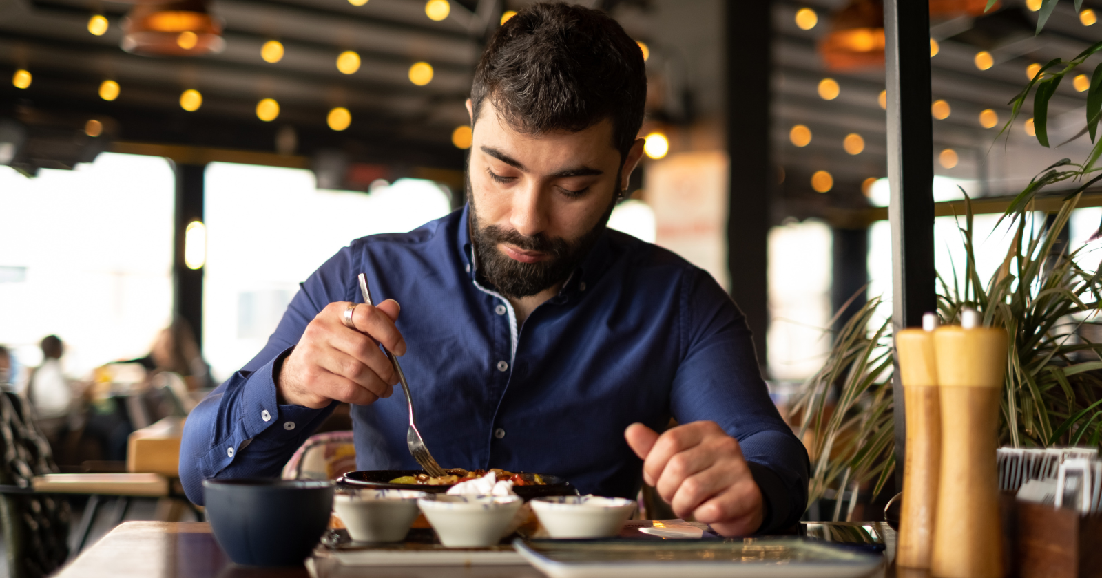 People who can eat alone in public without feeling self-conscious ...