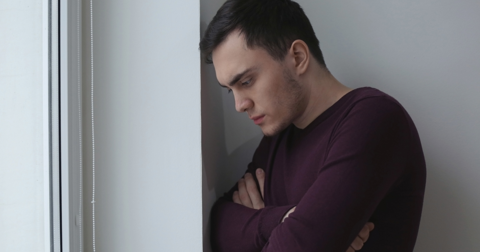 Men who feel deeply unfulfilled in life often display these 10 quiet ...