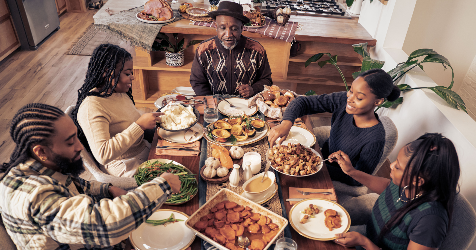 If your dining room has these 7 pieces of furniture, you definitely ...