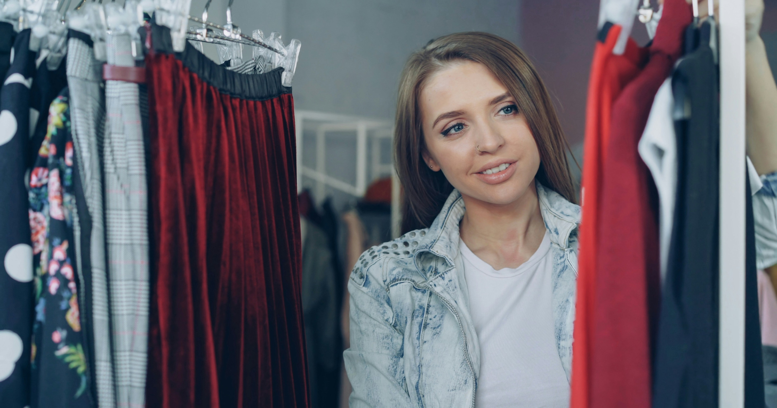 Women who haven't updated their style playbook since the early 2000s ...