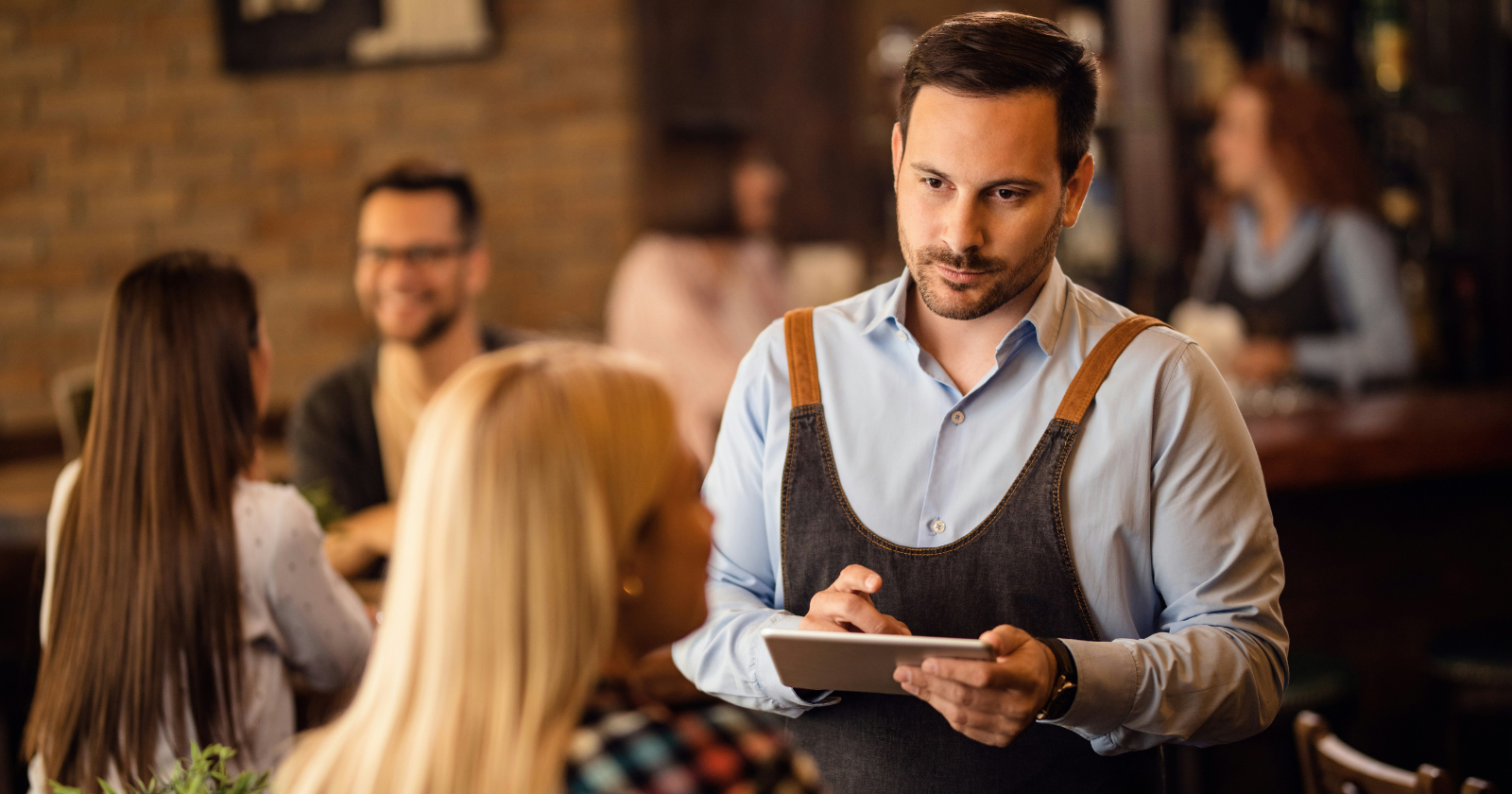 I worked as restaurant server for years – these 8 signs always gave ...