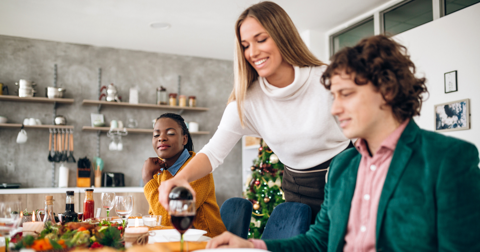 7 Things Upper Class People Do When Hosting That Lower And Middle Class 0930