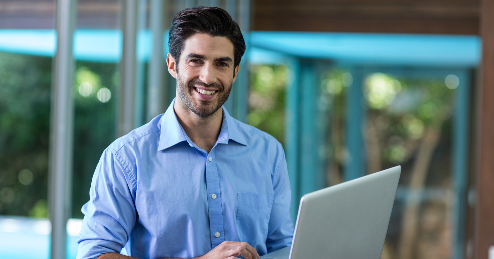 7 posture habits that separate people who look confident from those who ...