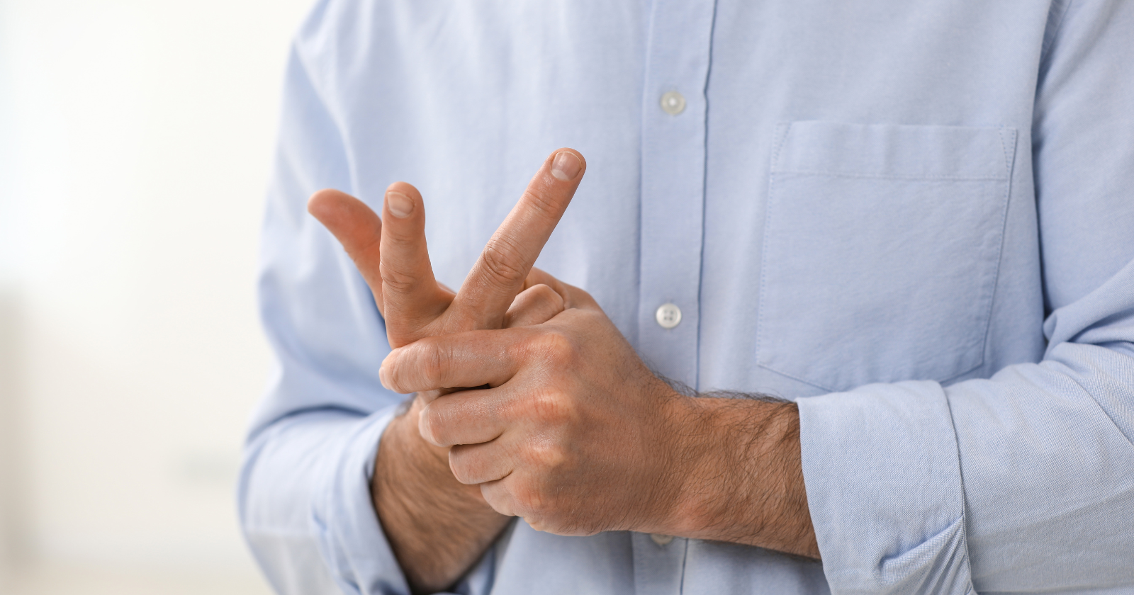 Psychology says people who unconsciously crack their knuckles usually ...